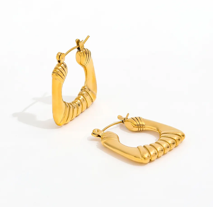 U SHAPE HOOP – twicethefiyah